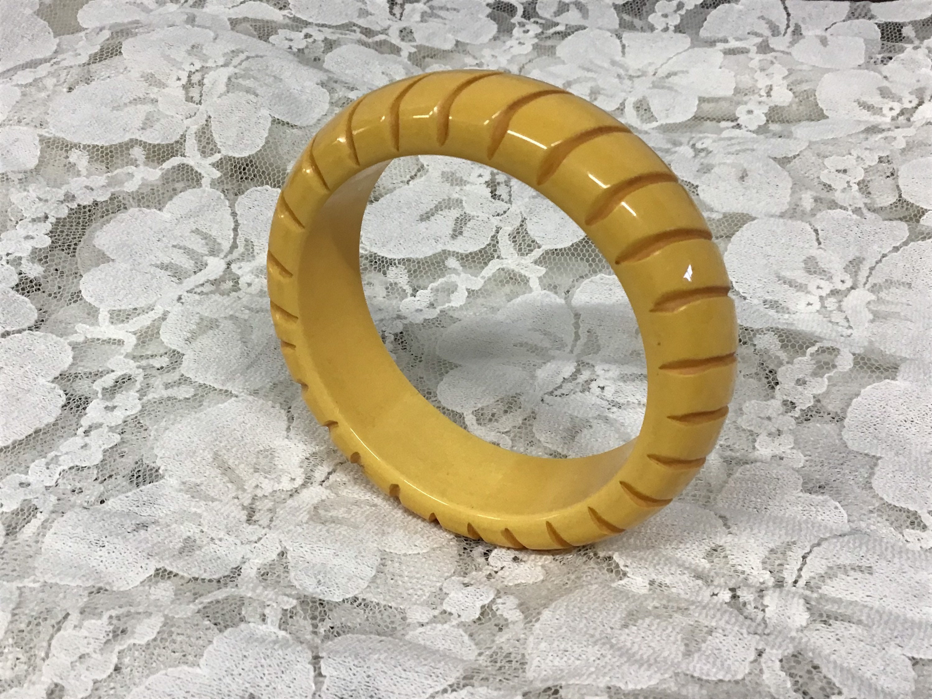 Art Deco Carved Flower Bakelite Pendant Amber Butterscotch Colored ...