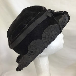 Vintage 1920s Hat Art Deco Black Velvet by Le Wharton Chapeau 23 ...