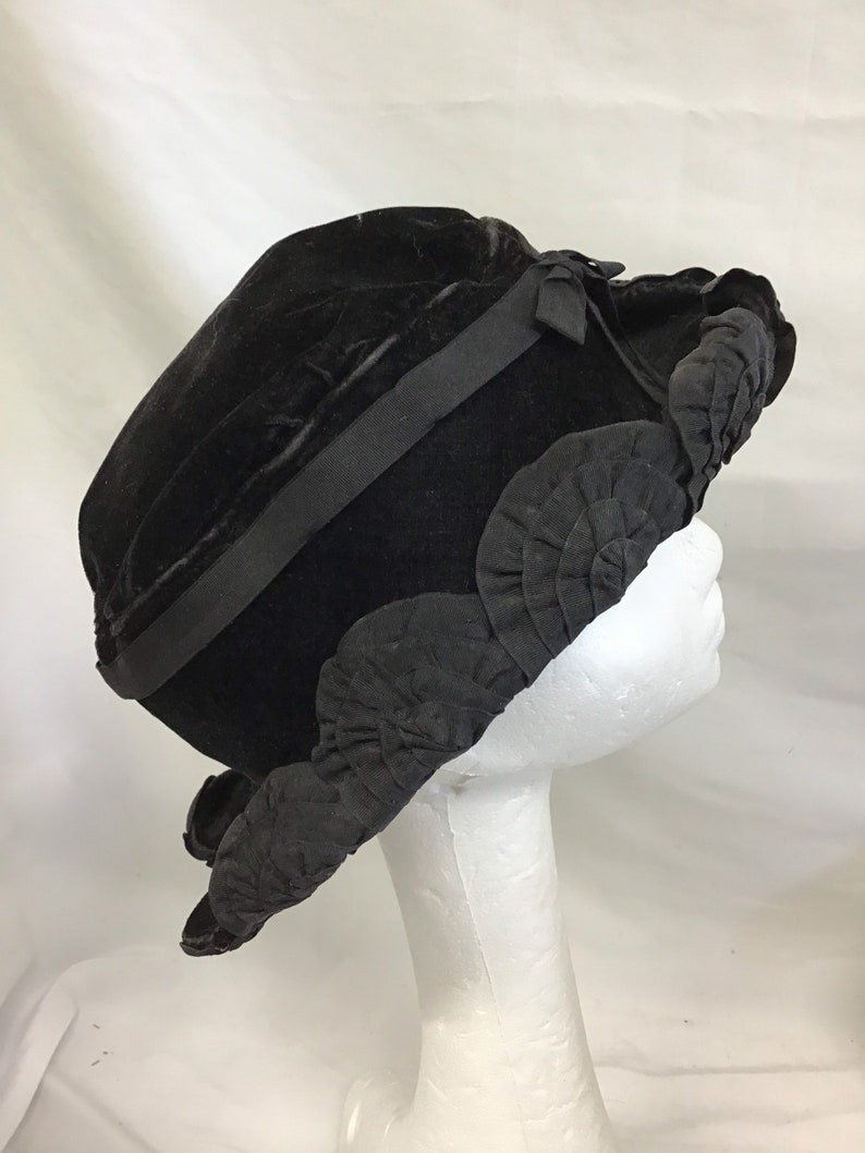 Vintage 1920s Hat Art Deco Black Velvet by Le Wharton Chapeau 23 ...