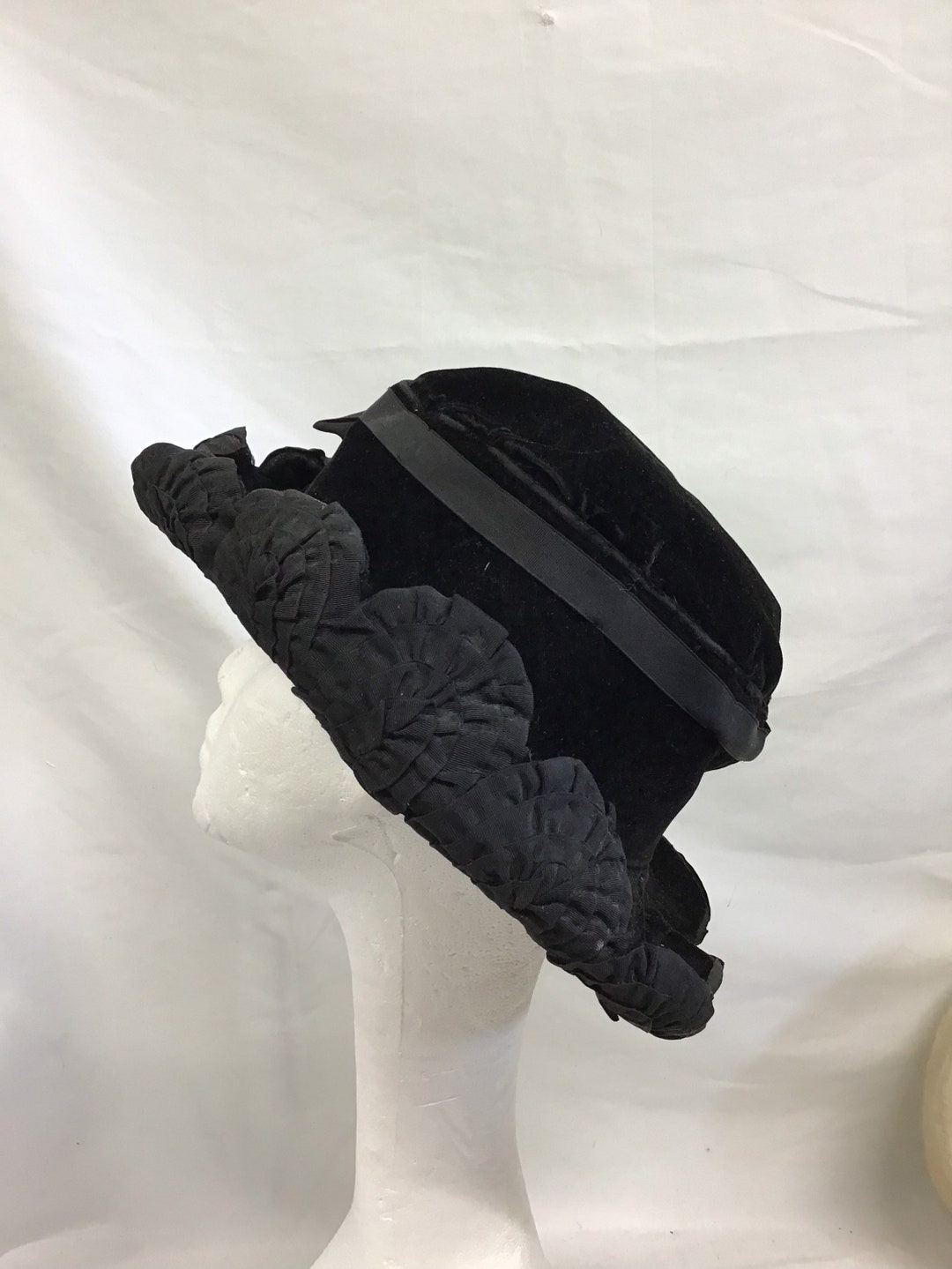 Vintage 1920s Hat Art Deco Black Velvet by Le Wharton Chapeau 23 ...
