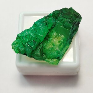 Natural Green Beryl (trapiche) Rough Loose Gemstone Genuine Green Beryl ...