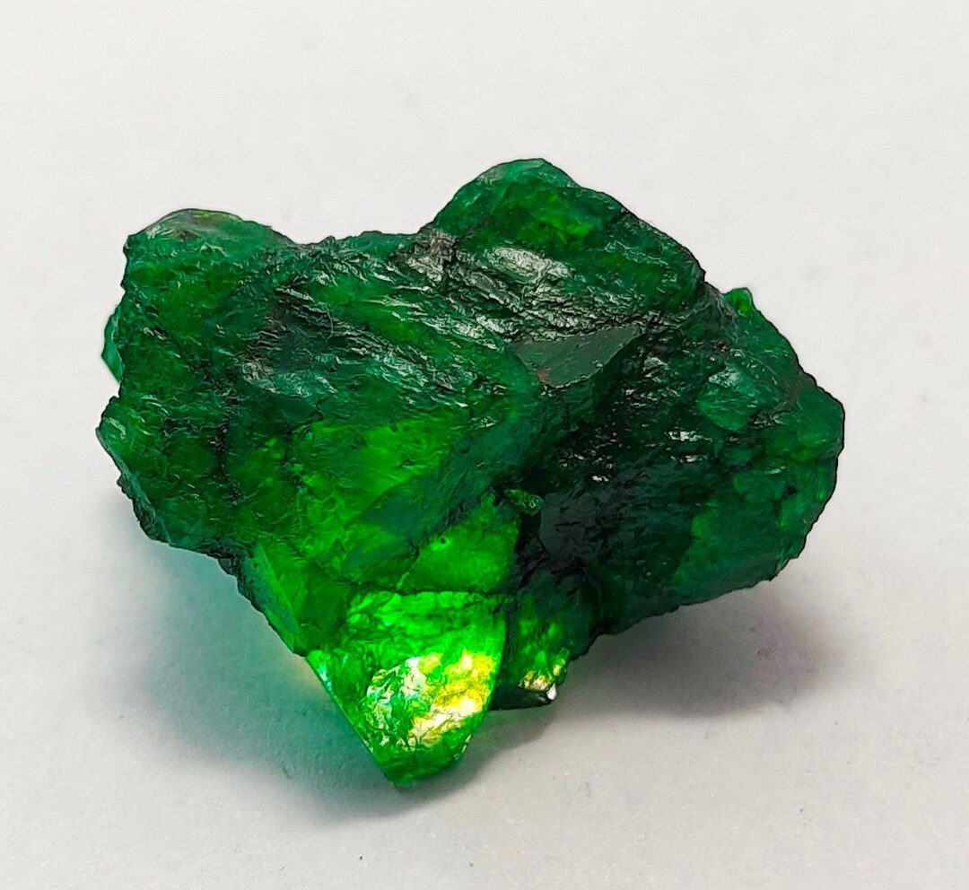 Natural Green Beryl (trapiche) Rough Loose Gemstone Green Beryl ...