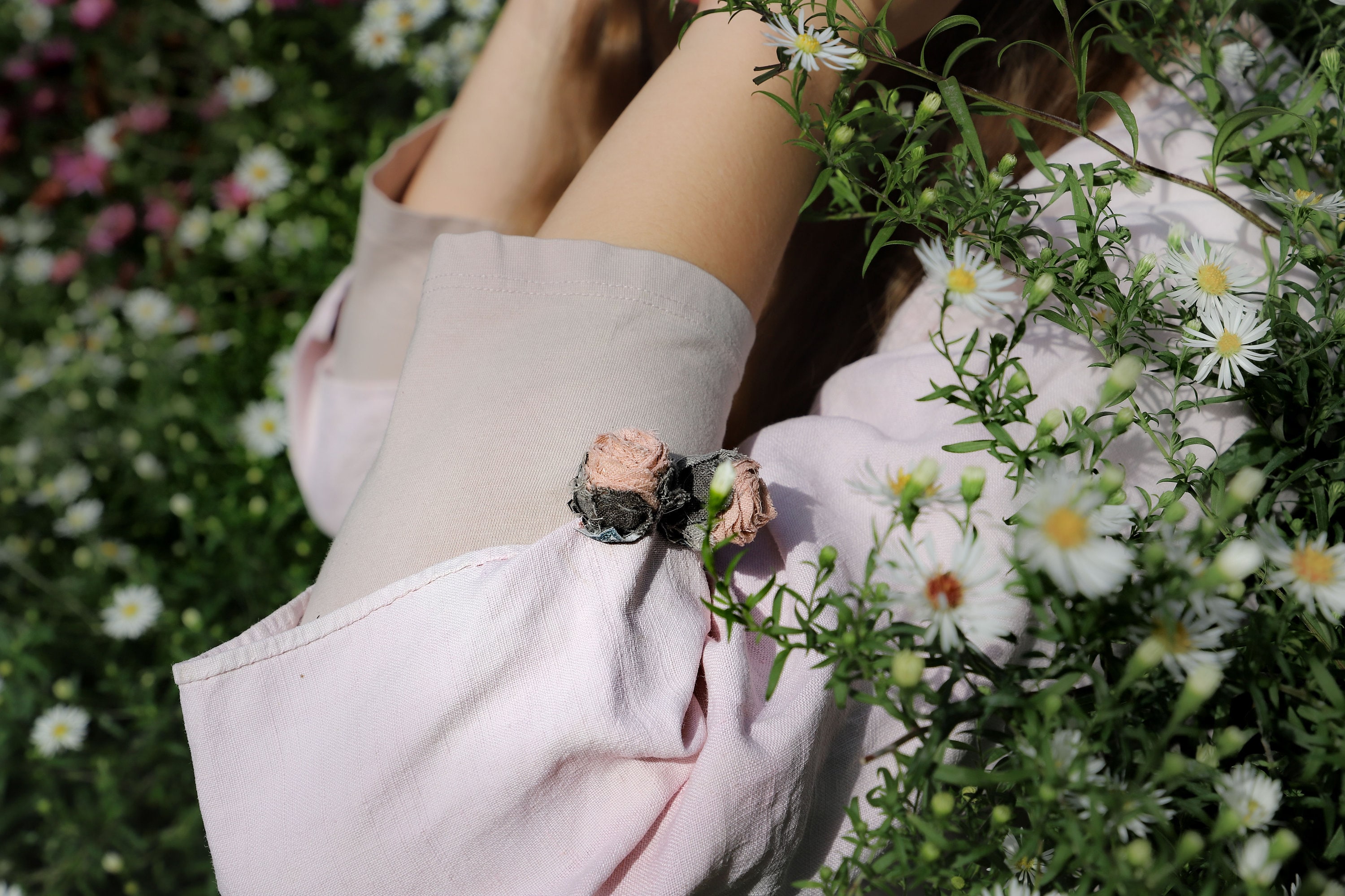 TWO Hand-sewn Roses With Frayed Leaves Hand-dyed Antique - Etsy