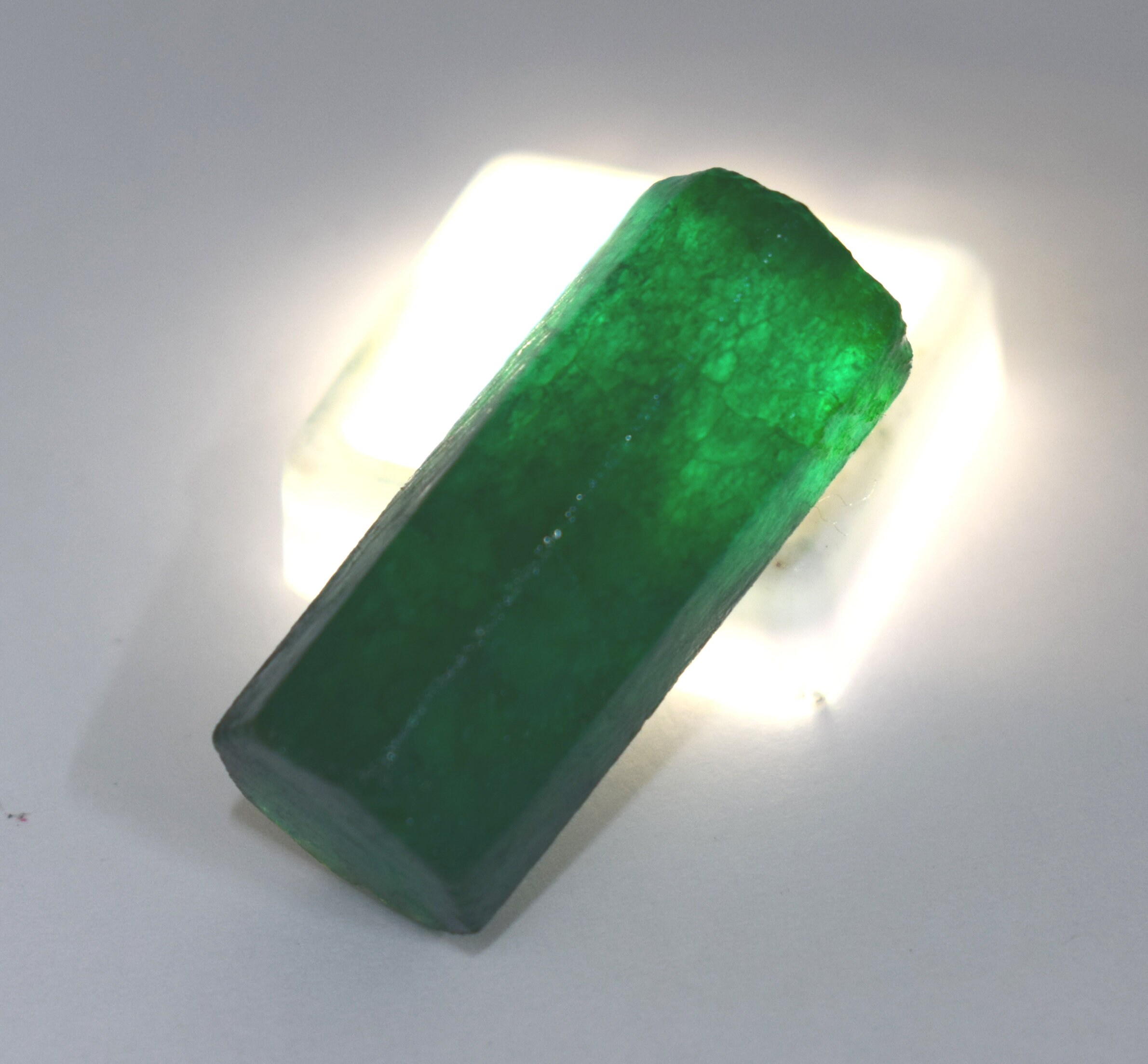 90 Ct Natural Brazilian Emerald Rough Uncut Gemstone Size 32X32X16 MM ...