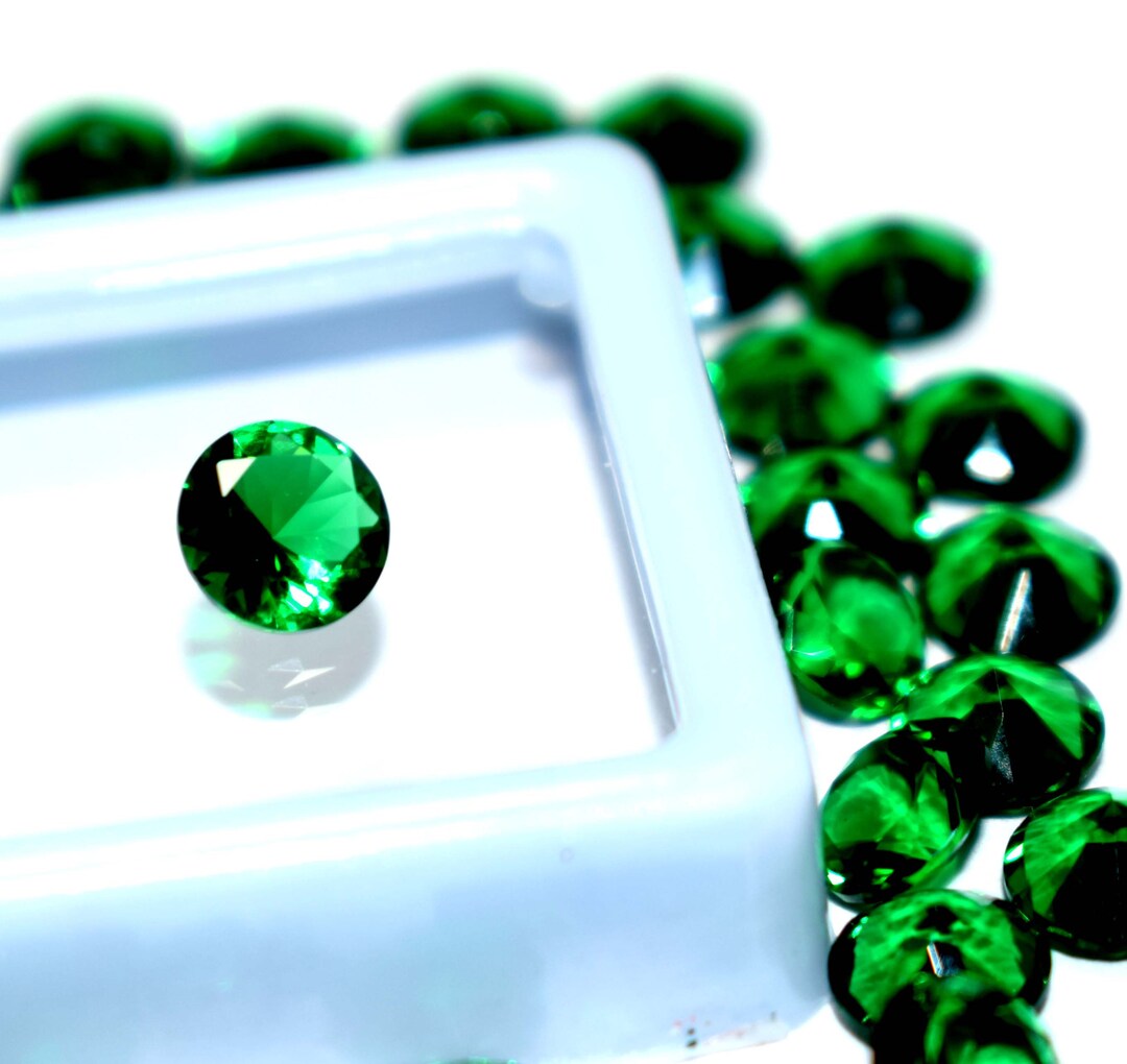 Natural Green Emerald 0.62 Ct Loose Gemstone Round 5x5 Mm GGI Certified ...