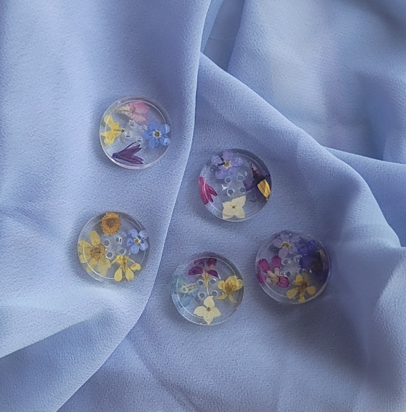 Floral 20mm Handmade Buttons in Pieces (not Sets)/ Epoxy Resin Buttons ...