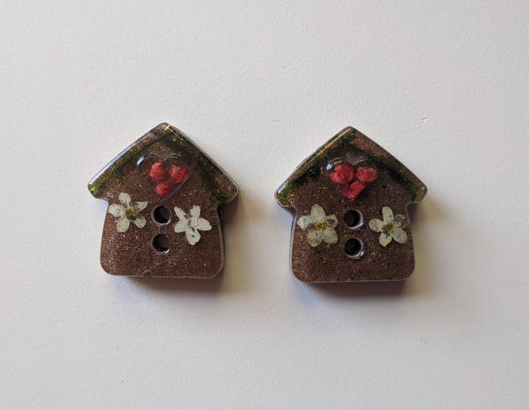 Christmas COTTAGE HANDMADE Buttons in Pieces (not Sets)/ Buttons With ...