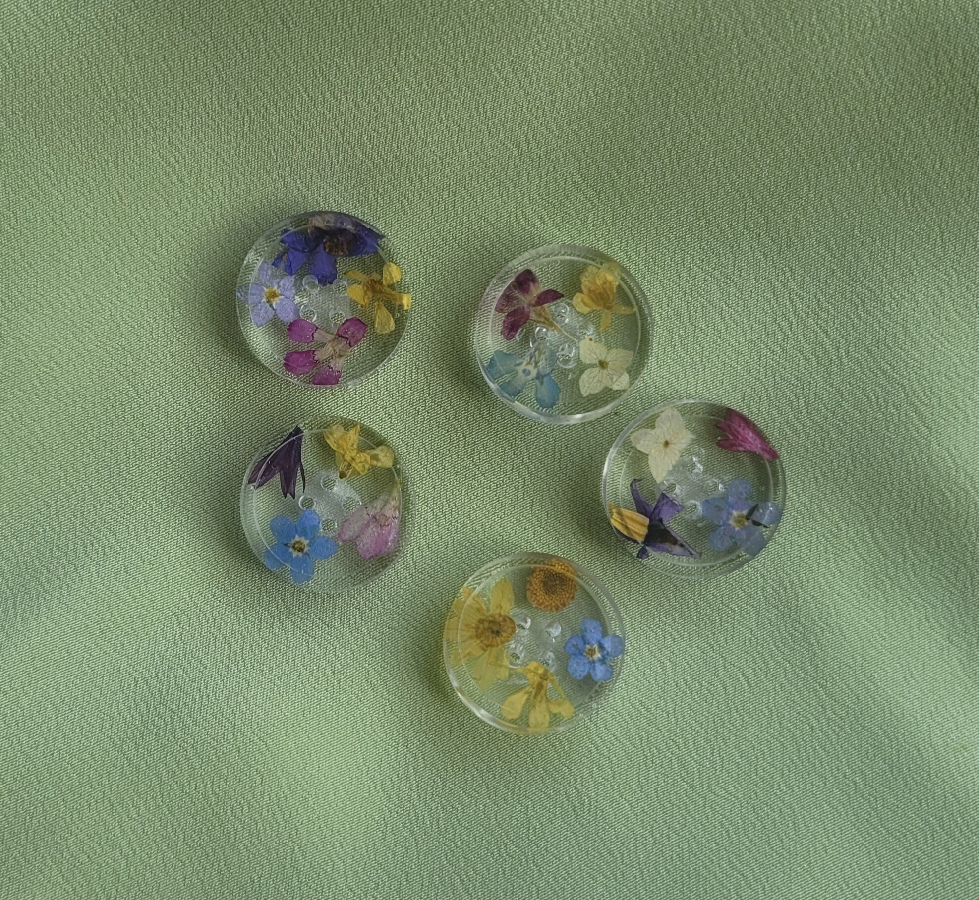 Floral 20mm Handmade Buttons in Pieces (not Sets)/ Epoxy Resin Buttons ...
