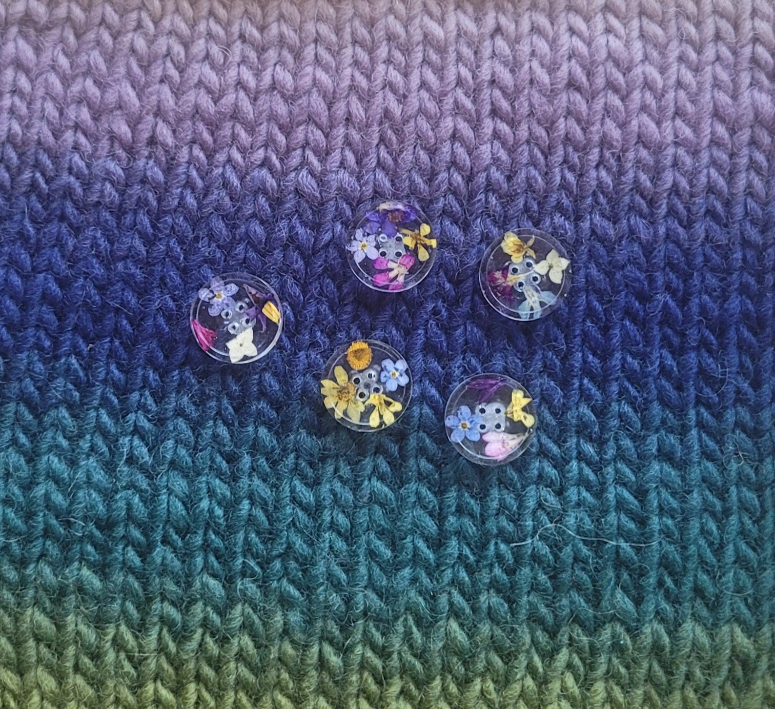 Floral 20mm Handmade Buttons in Pieces (not Sets)/ Epoxy Resin Buttons ...