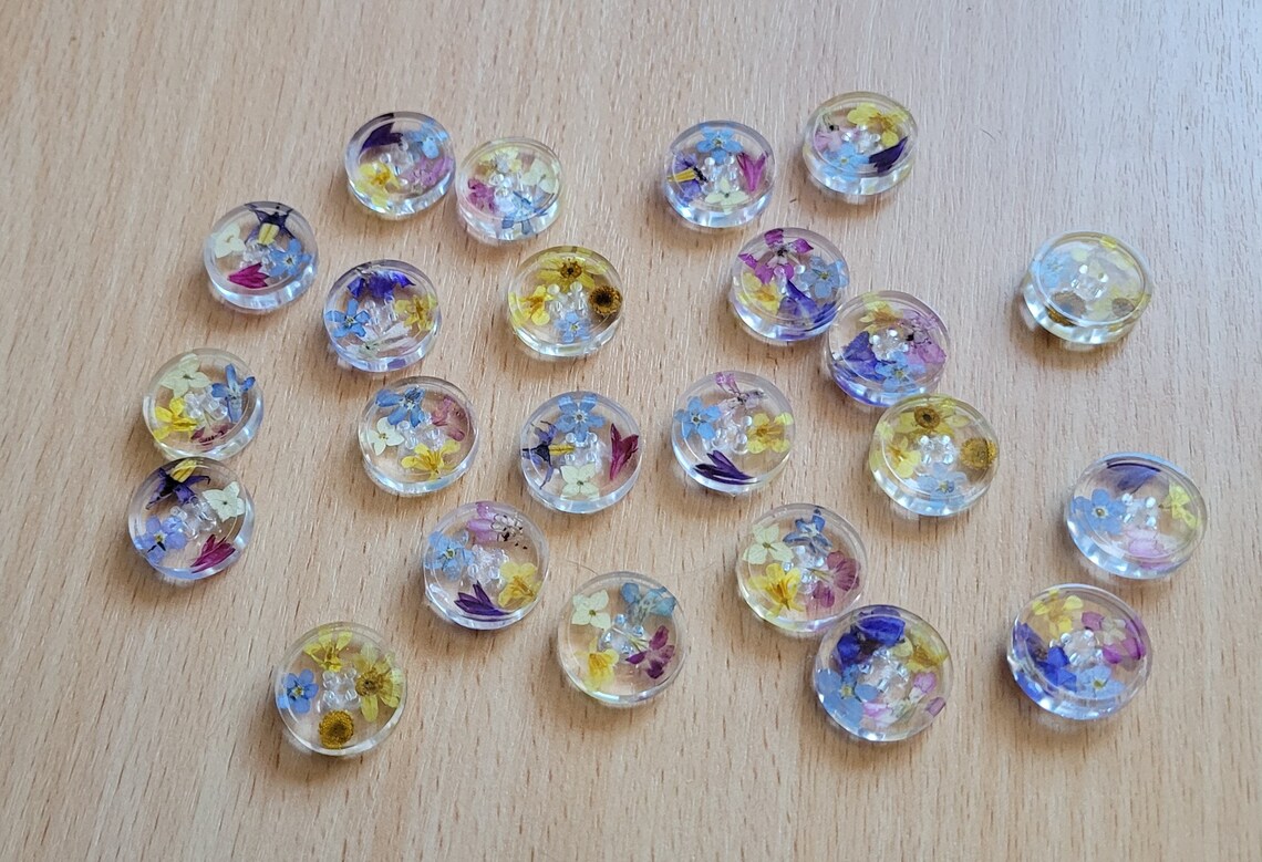 Floral 20mm Handmade Buttons in Pieces (not Sets)/ Epoxy Resin Buttons ...