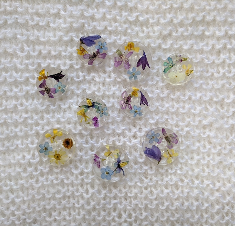 Floral 25mm and 20mm Handmade Buttons in Pieces (not Sets)/ Epoxy Resin ...