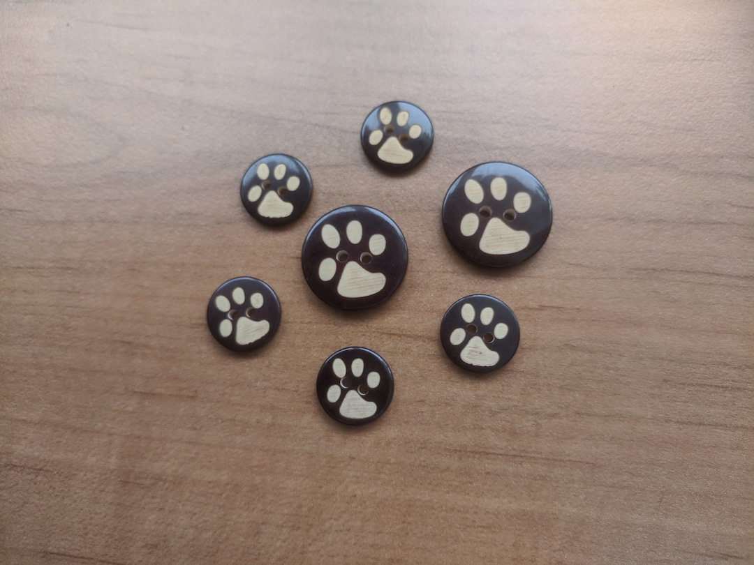 SET of 5 or 7 BUTTONS of Animal Paws/ Resin Buttons/ Different Sizes ...