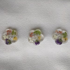 Floral Handmade Buttons in Pieces (not Sets)/ Epoxy Resin Buttons ...