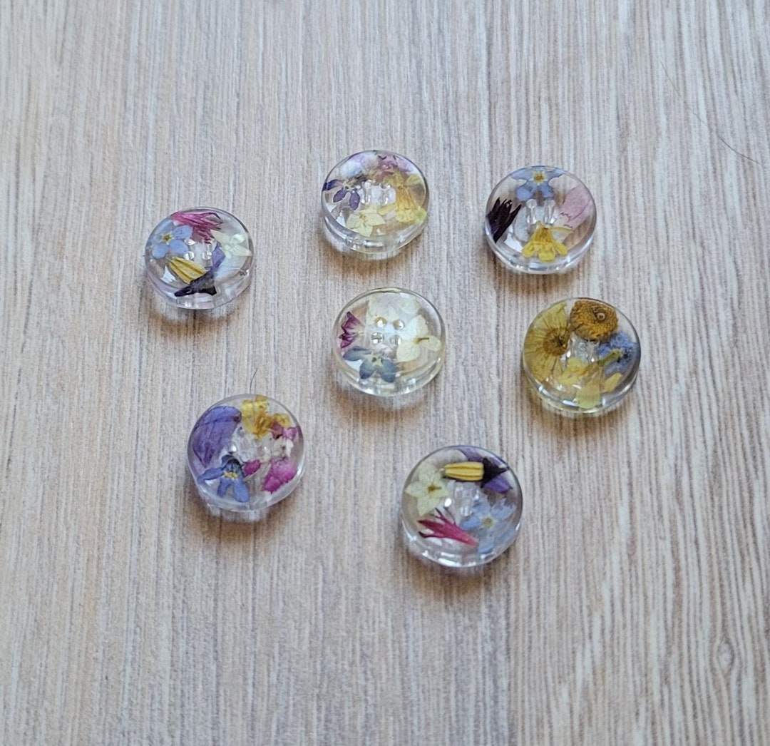 Floral 15mm Handmade Buttons in Pieces (not Sets)/ Epoxy Resin Buttons ...