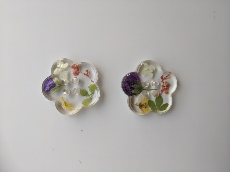 Floral Handmade Buttons in Pieces (not Sets)/ Epoxy Resin Buttons ...