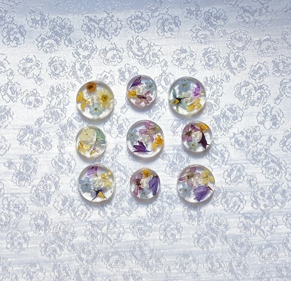Floral 25mm and 20mm Handmade Buttons in Pieces (not Sets)/ Epoxy Resin ...