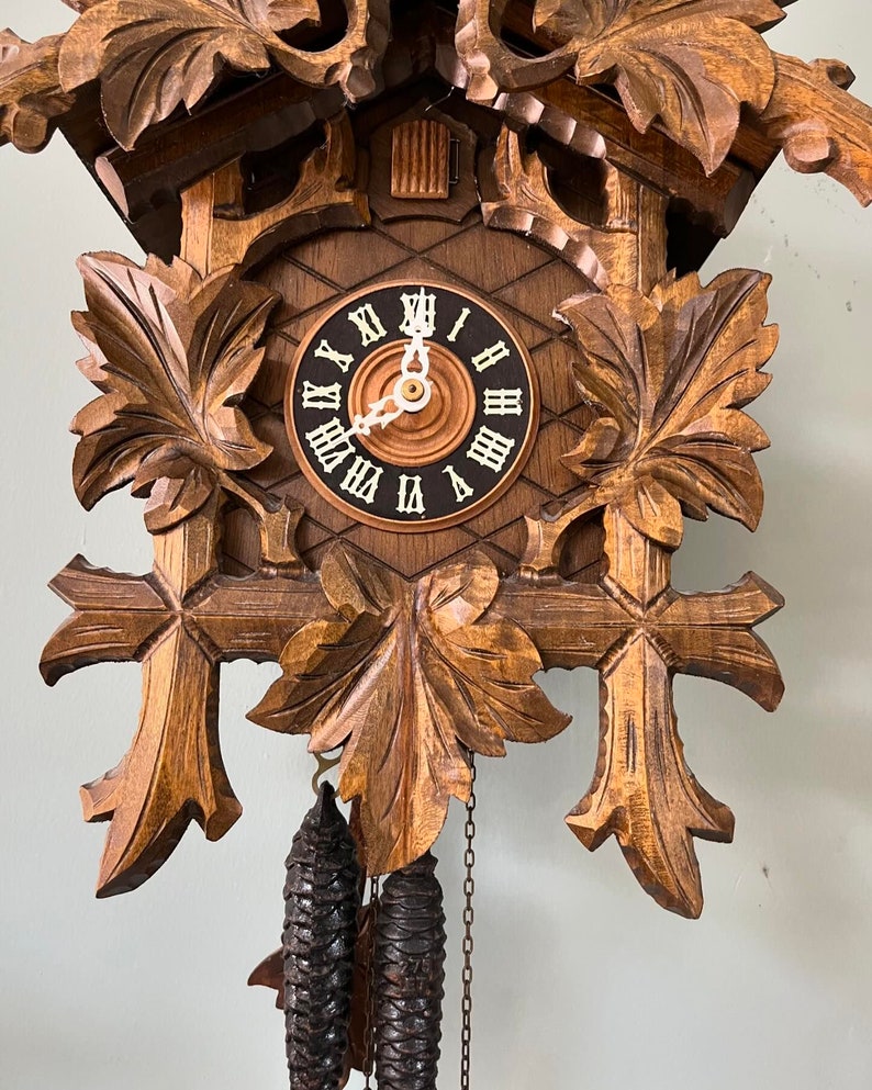 Antique Cuckoo Clock With Wind-up Mechanism and Wooden Case | 38x30 Cm ...