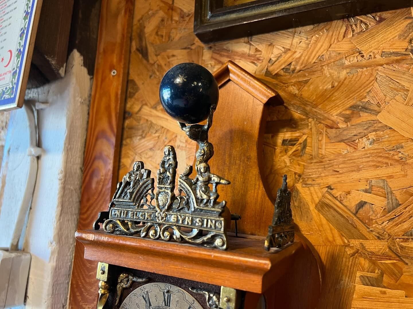 Collectible Dutch Daily Wind Wall Clock | Excellent Condition | Fully ...