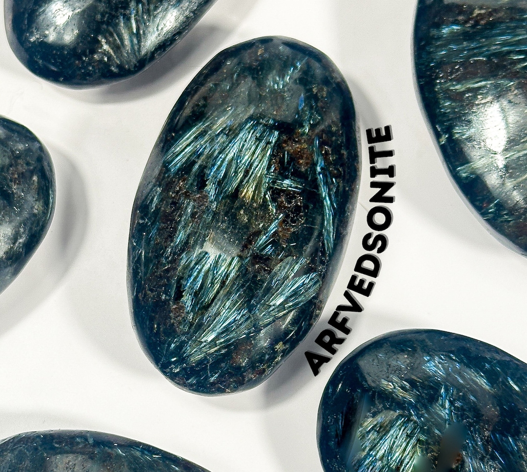 Arfvedsonite Palm Stone: Dreaming & Protection Crystal - Etsy