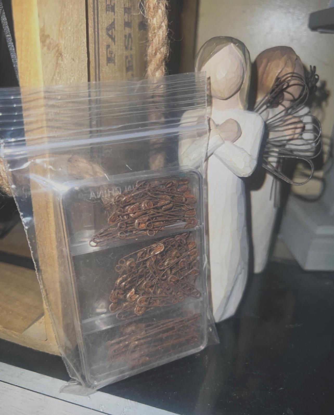 100 Primitive Assorted Aged RUSTY Safety Pins ~ Rusted - Etsy