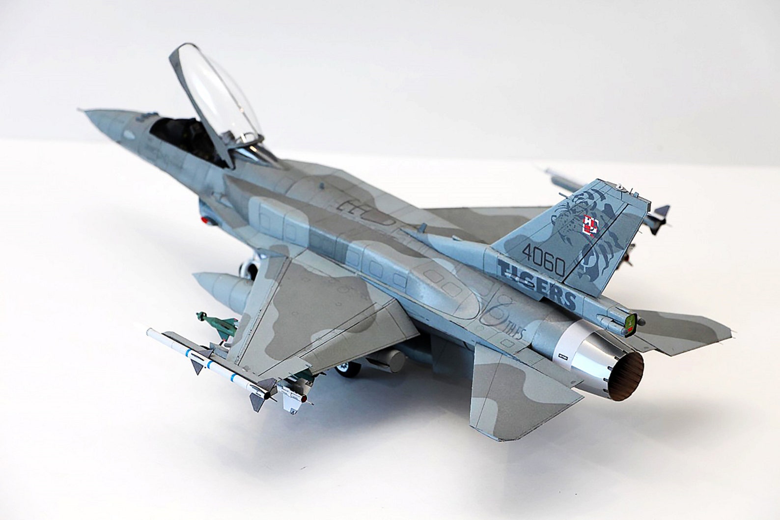 Paper Model Airplan Paper Model Kit Papercraft 3d Pdf Model Making Kit ...