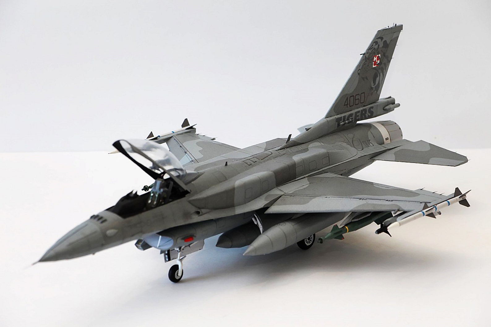 Paper Model Airplan Paper Model Kit Papercraft 3d Pdf Model Making Kit ...