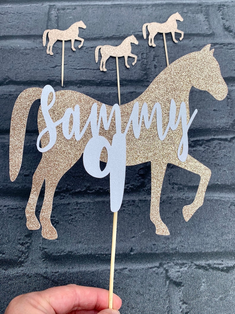 Topper de pastel de brillo de caballo personalizado en oro - Etsy España
