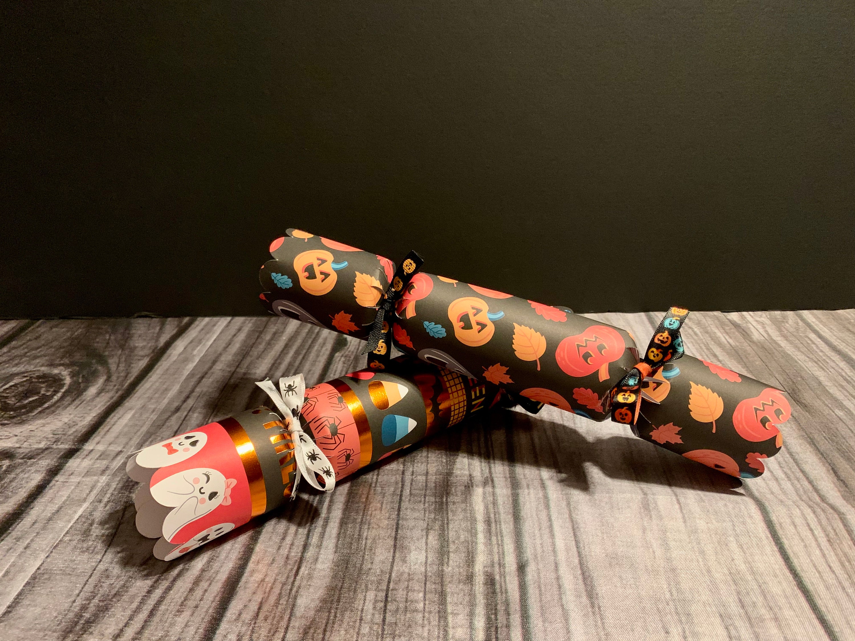 DIY Halloween Holiday Crackers With Candy and Prizes or Without | Craft ...