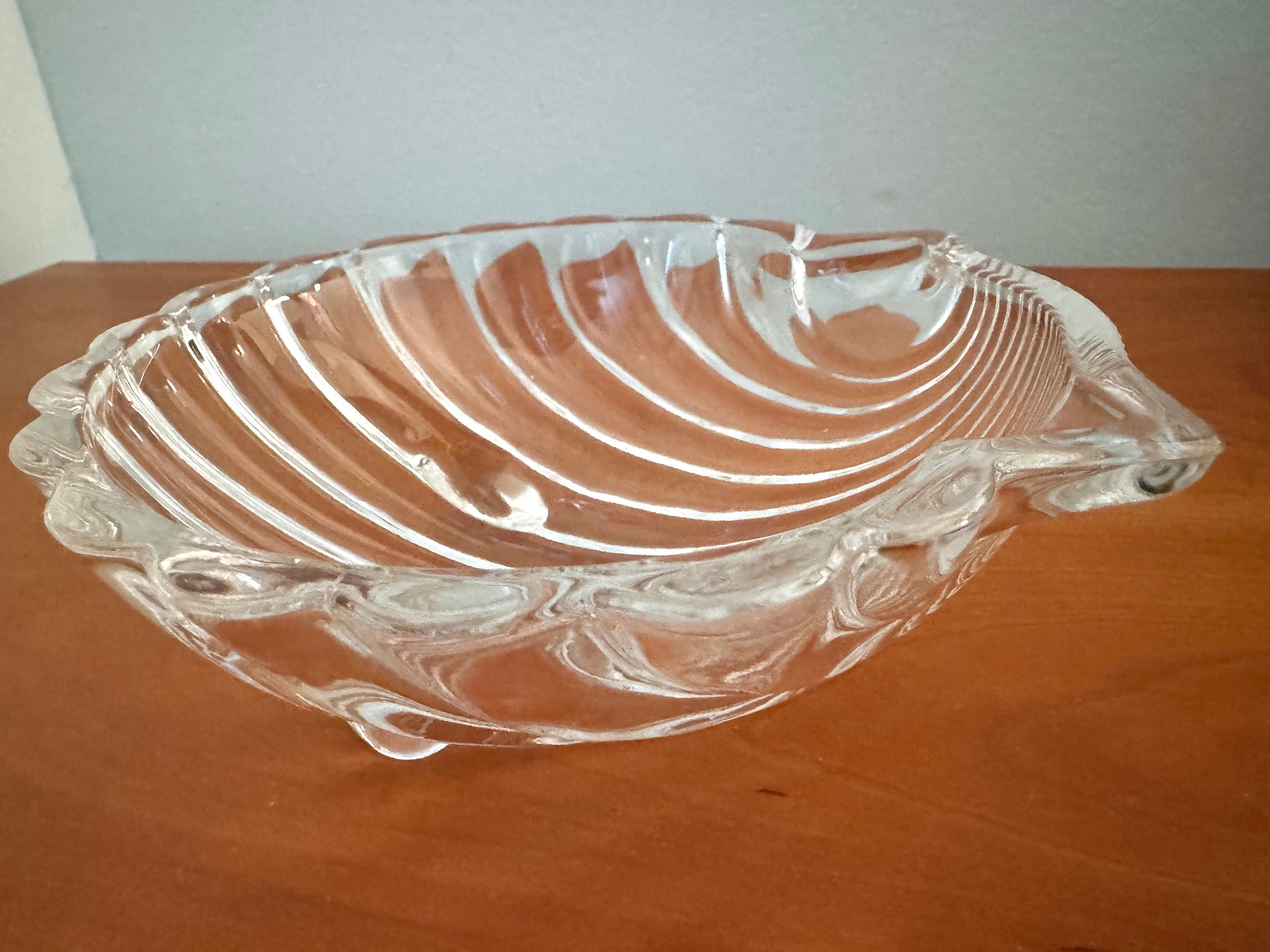 Vintage Glass Footed Clam Shell CLAMSHELL Scallop Candy Dish Nautical ...