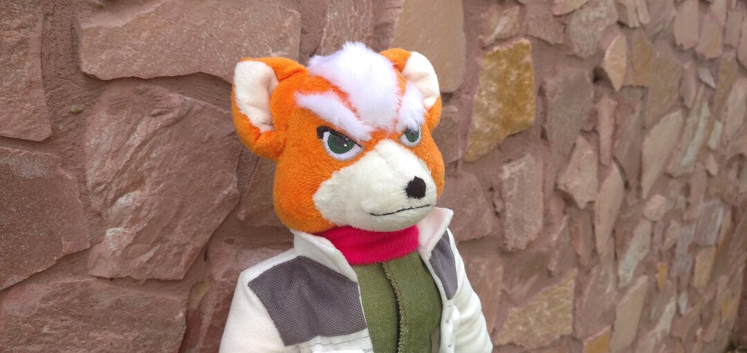 Plush toy inspired by Fox McCloud from the Star Fox video game. - Etsy.de