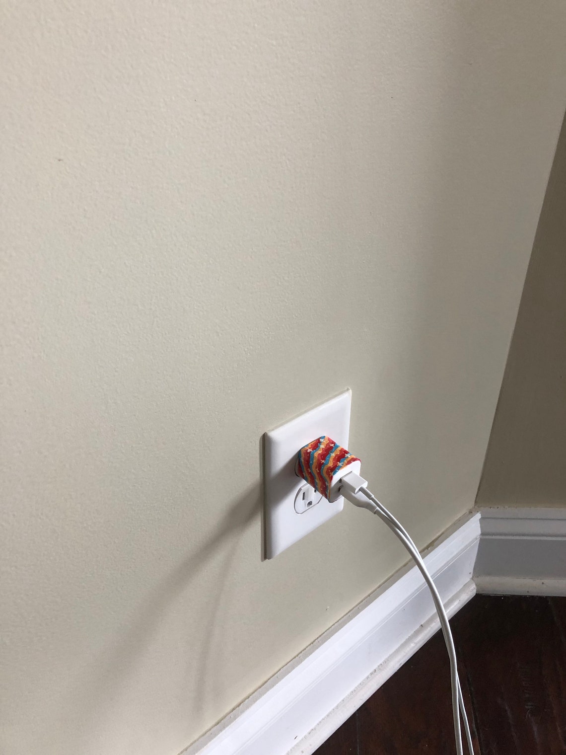 Painted Charger - Retro Pattern - Etsy