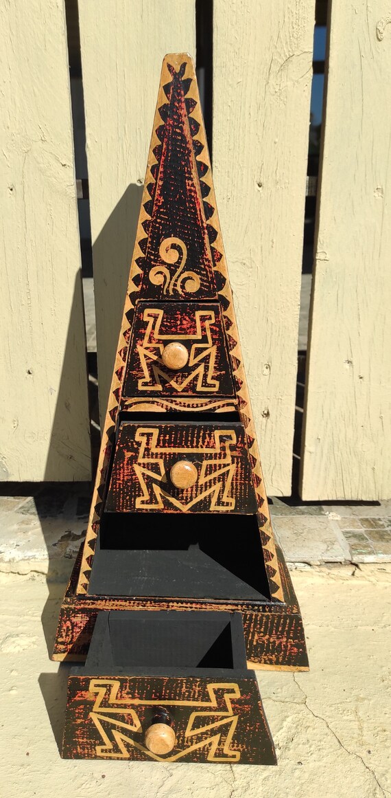 Vintage pyramid chest with drawers. Pyramid shape pai… - Gem