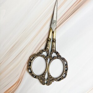 Floral Embroidery Scissors: Vintage Style Yarn Scissors - Etsy