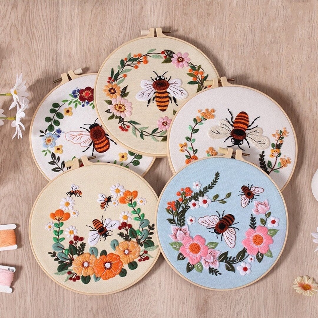 DIY Bee Embroidery Kit: Modern Floral Needlepoint, Beginner Craft - Etsy