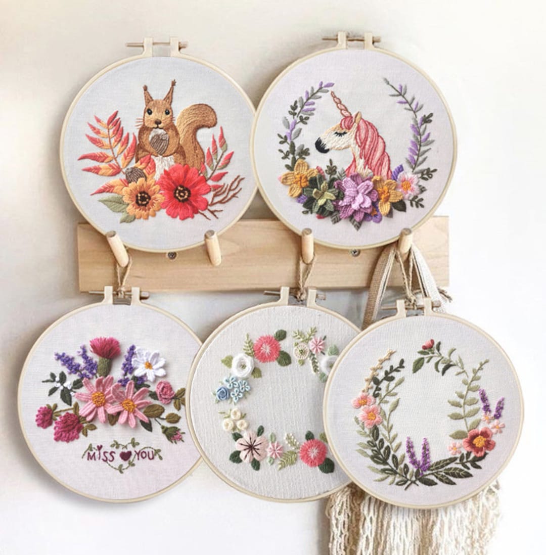 Squirrel Embroidery Kit: Modern Floral Design, DIY Craft (beginner) - Etsy