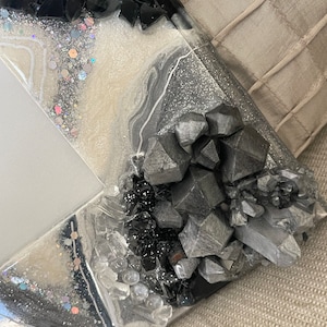 Geode Style Picture Frame Artwork, Unique Piece of Resin Art - Etsy