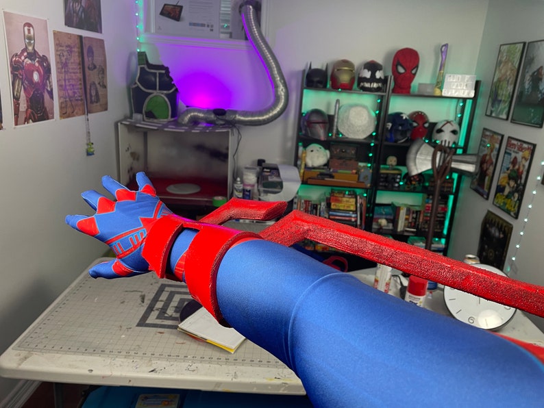 Spiderman 2099 Gauntlets PATTERN - Etsy