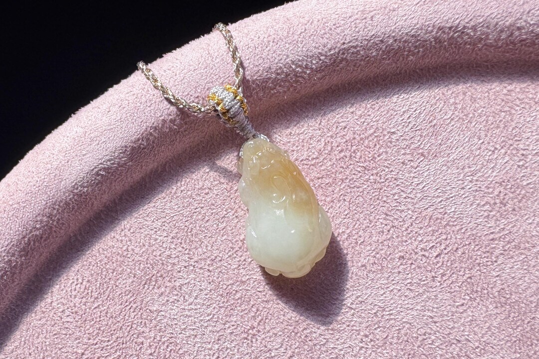Small Gem Grade Natural Nephrite in White and Sugar Color Pi Xiu ...