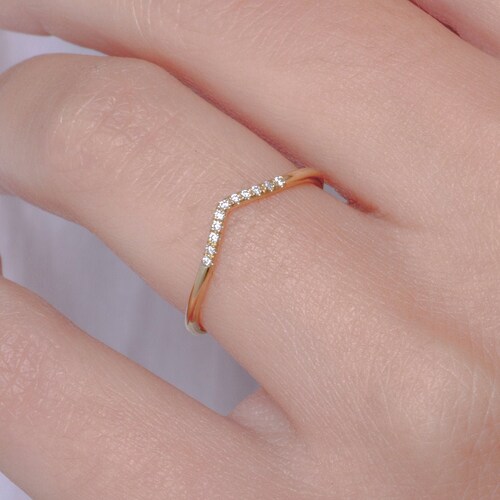 Chevron V 7 Diamond Ring / Pave Diamonds / Diamond Wedding - Etsy Israel