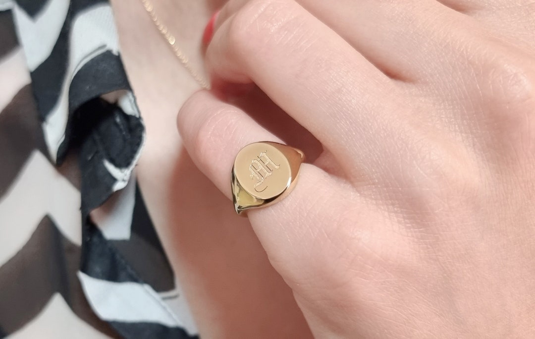 Oval Personalized Signet Ring in Solid Gold, Solid Gold Monogram Ring ...