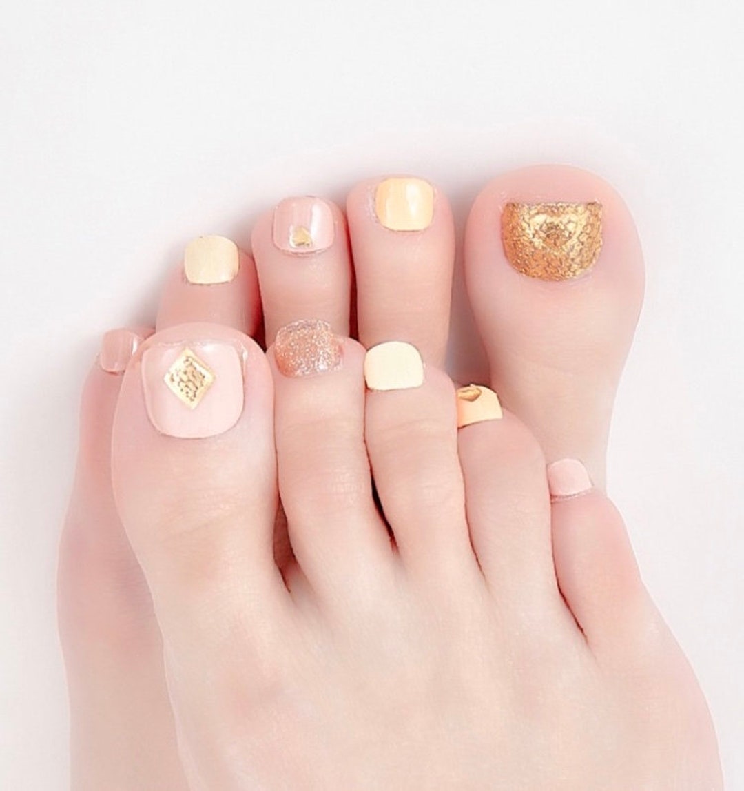 Gold + Coral Toes / Toenail Wraps - Etsy