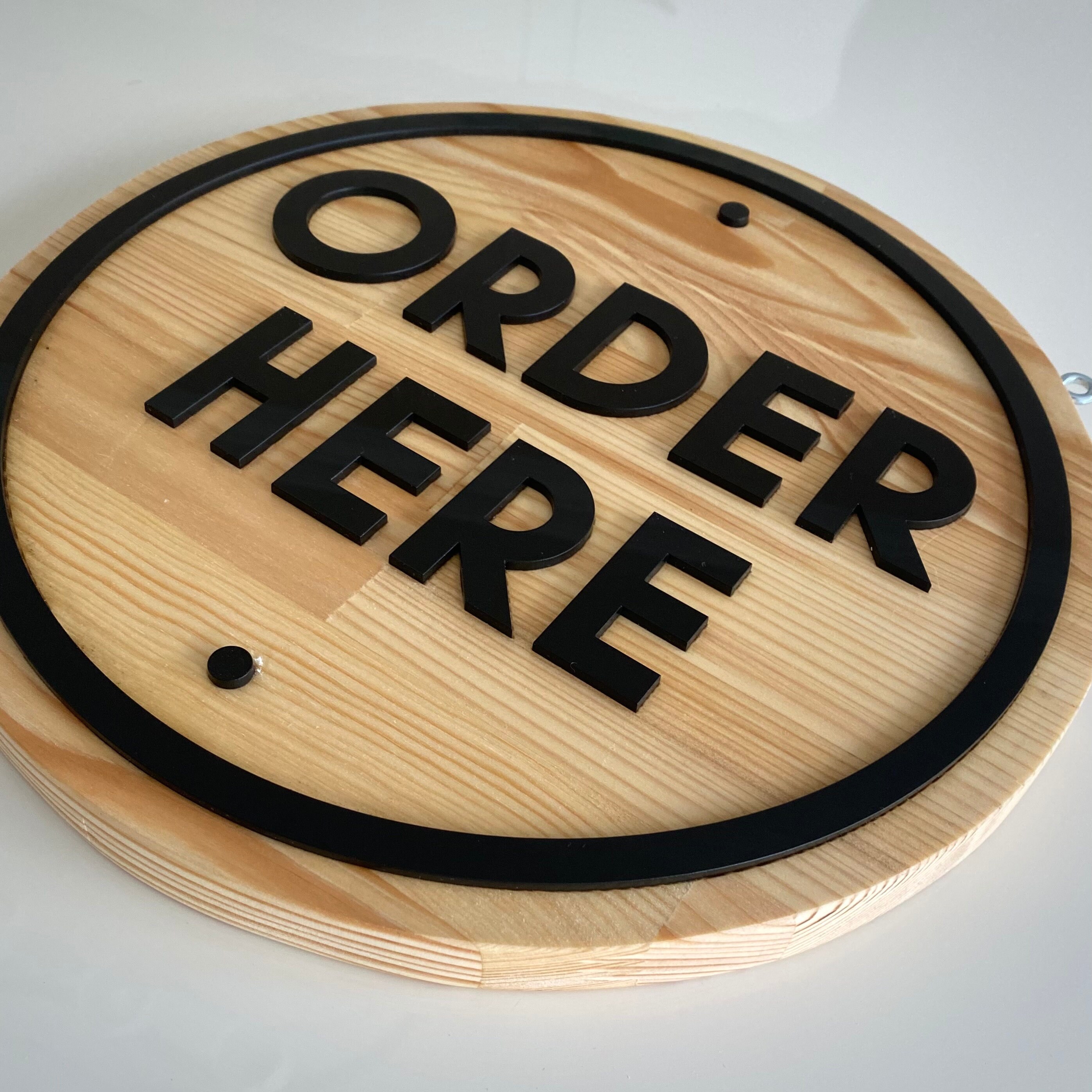 Ordene aquí y recoja aquí Conjunto de letreros circulares de madera ...