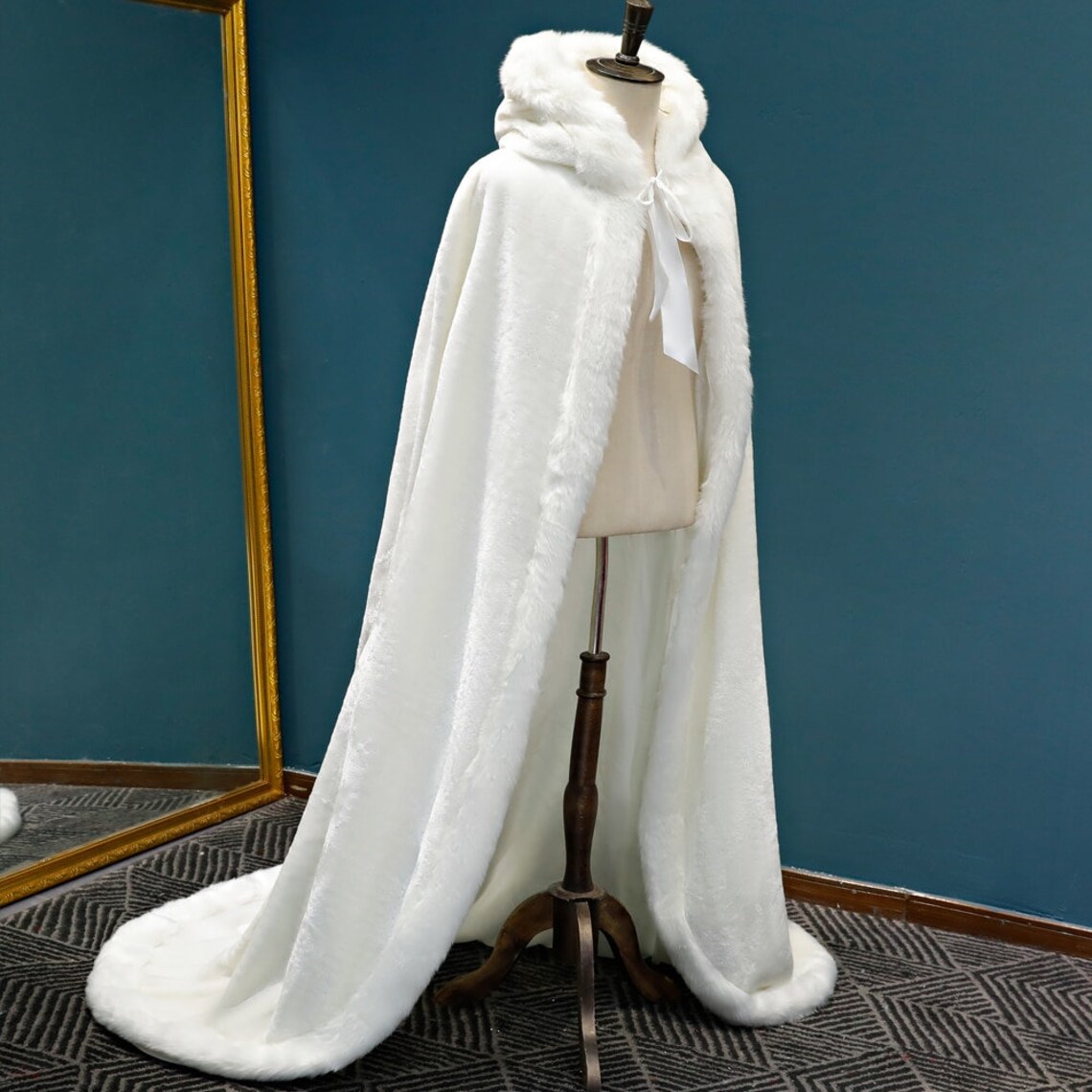 Next Day Ship Bridal Cape Hooded Cape Wedding Cape Hooded - Etsy