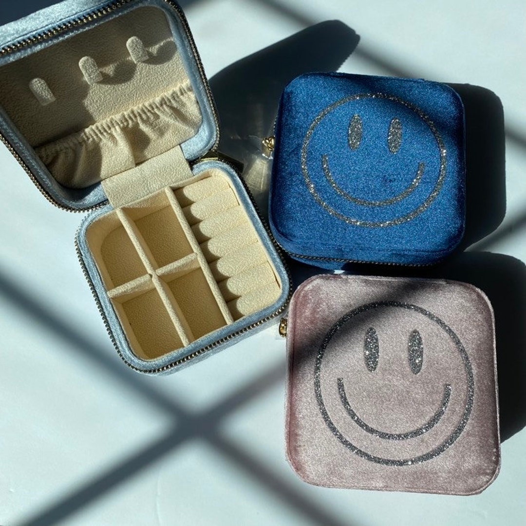Smiley Travel Jewelry Holder - Perfect Gift - Etsy