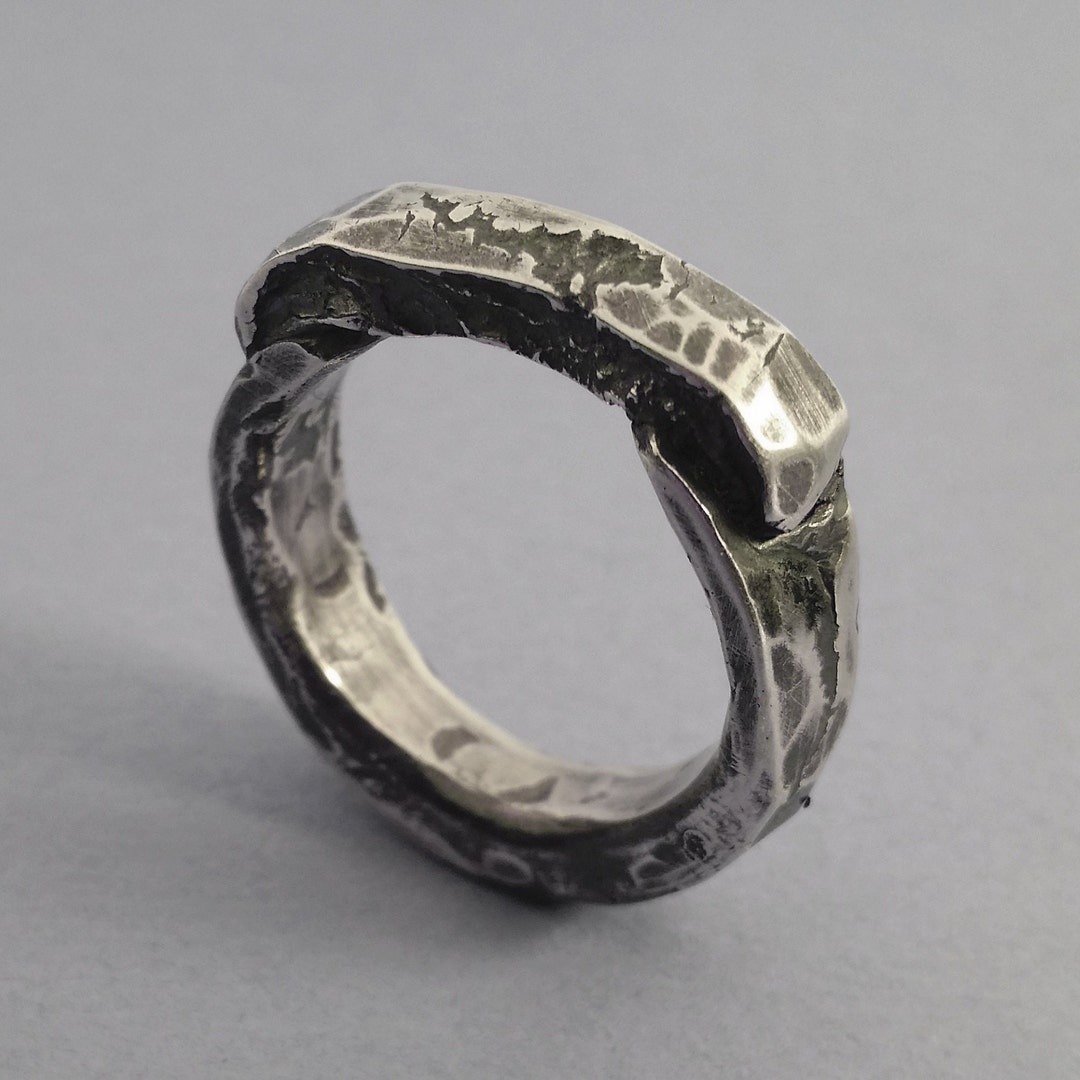 Anillo de plata rústica forjada, anillo de pareja, obra de orfebrería ...