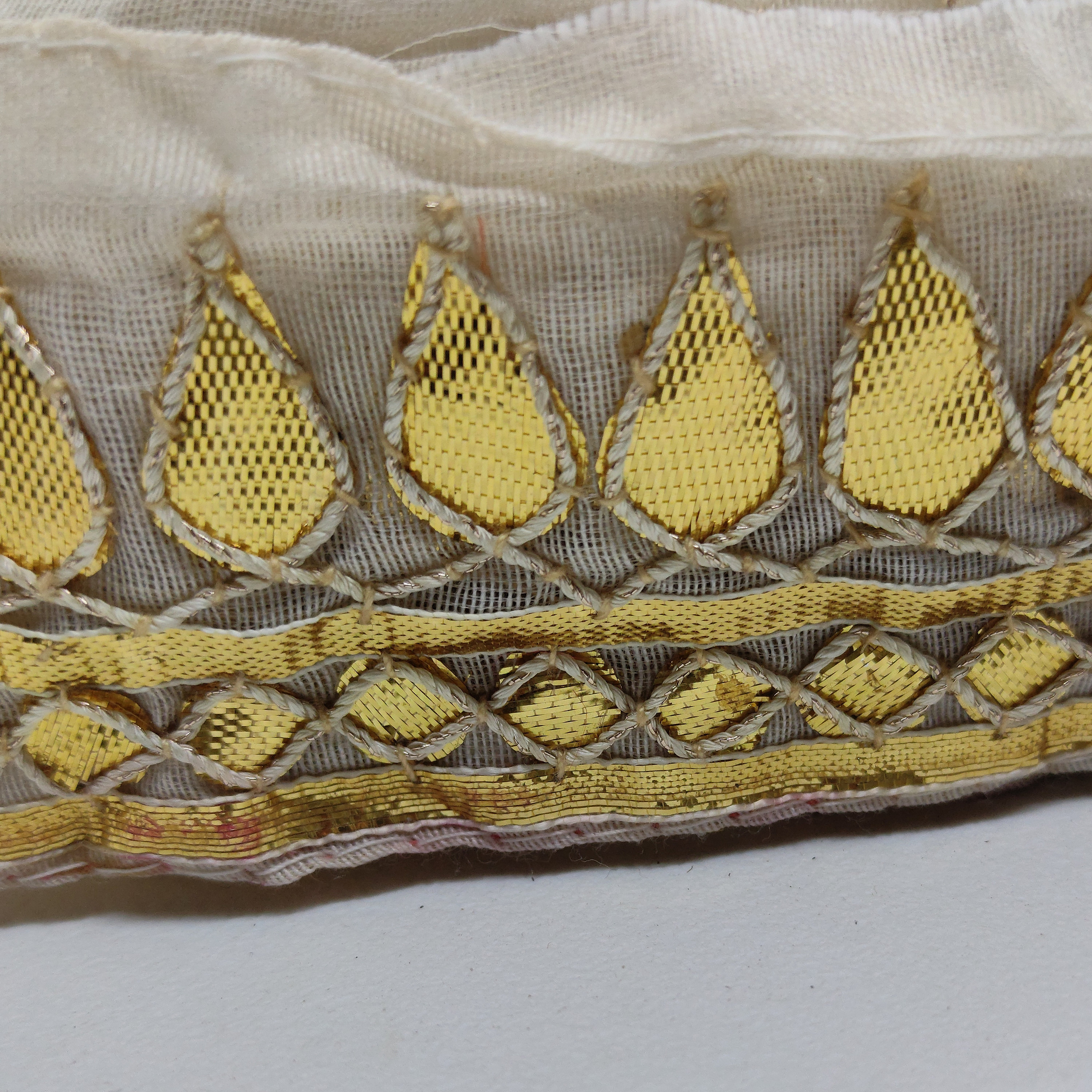 Golden Gota Patti Ribbon Trim: Ivory Leaf Pattern Indian Border (1.90 ...