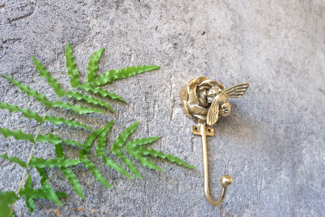 2 Pieces of Gold Bee Hook - Bee Wall Decor - Golden Bee Hive - Solid ...