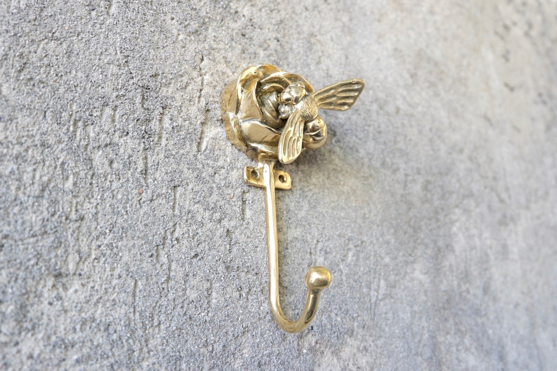 2 Pieces of Gold Bee Hook - Bee Wall Decor - Golden Bee Hive - Solid ...