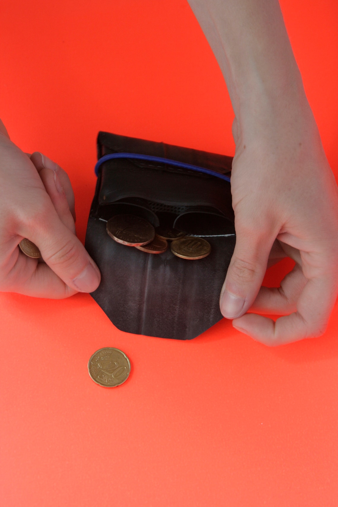 L52 Recycled Rubber Inner Tube Purse With Blue Elastic Band - Etsy UK