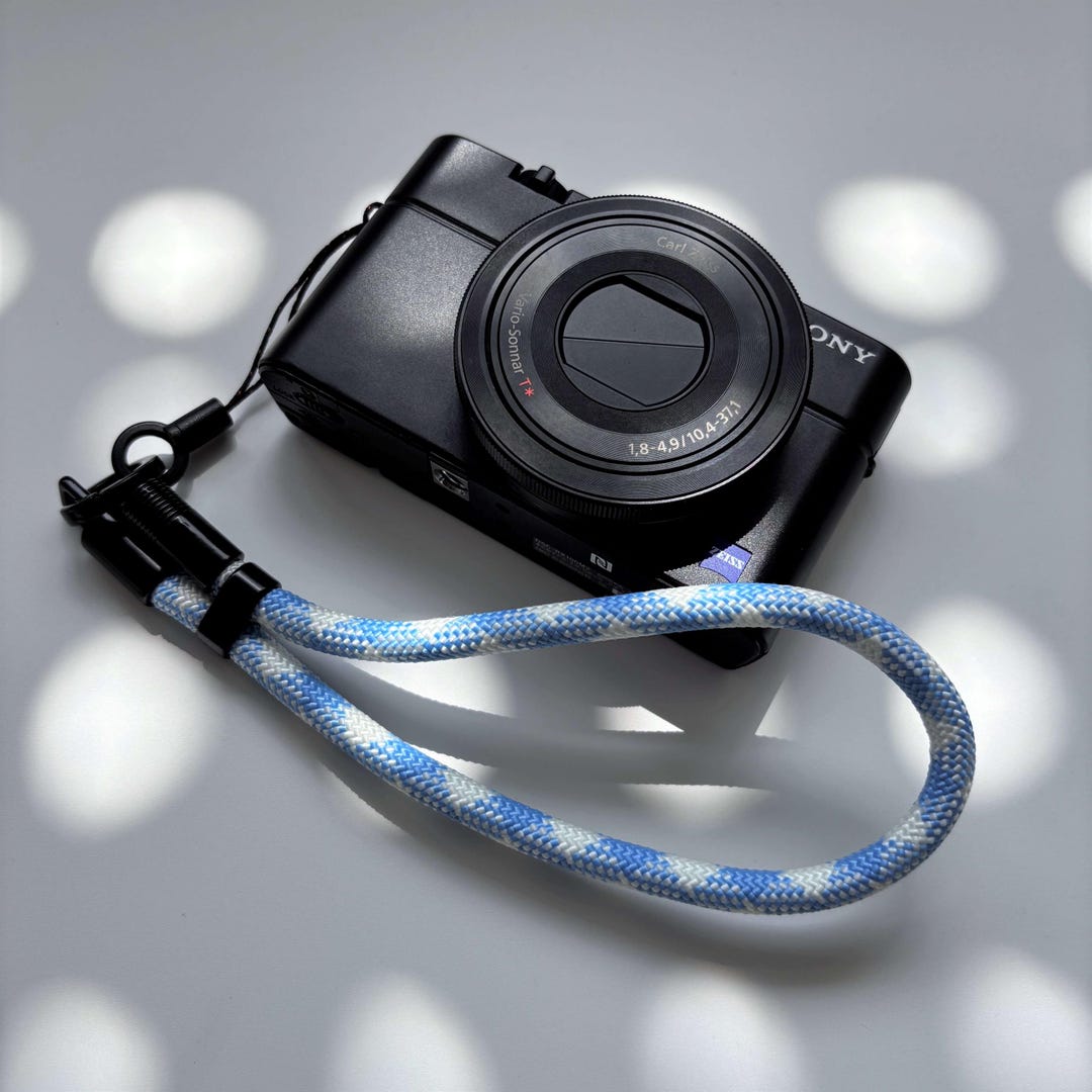 Luminous Blue Camera Wrist Strap, 7mm Paracord Adjustable Hand Strap ...